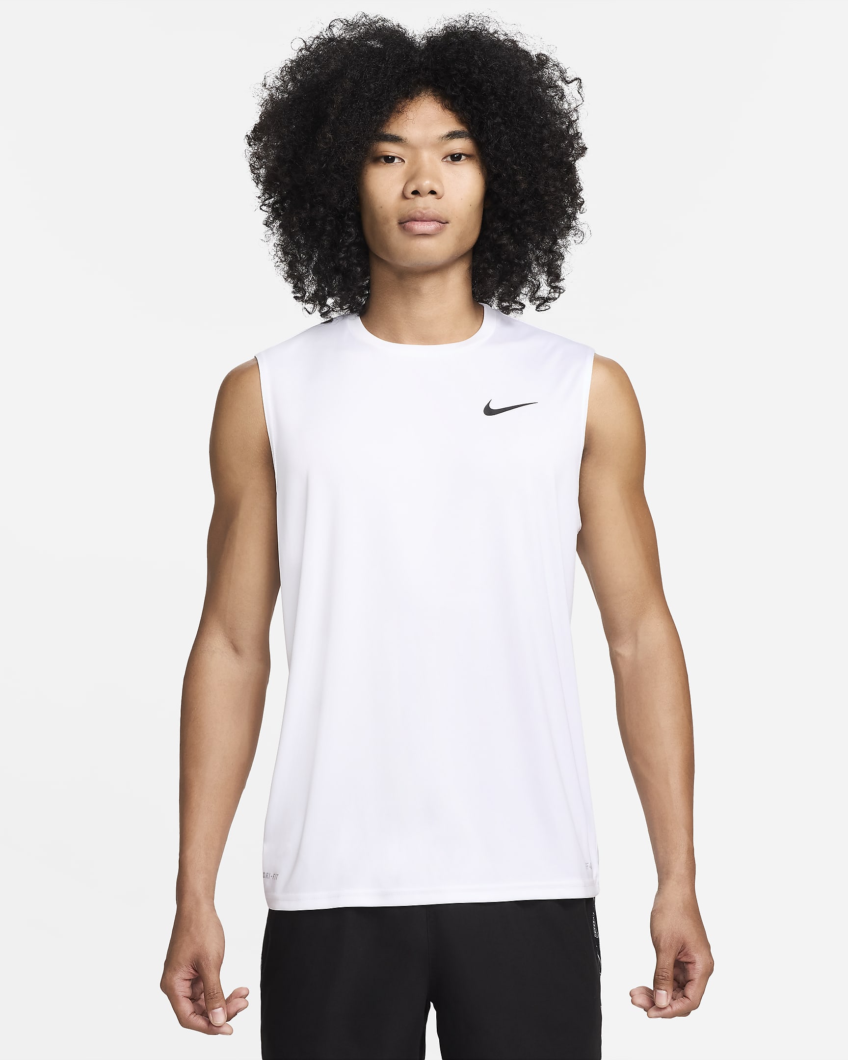 Мужской рашгард Nike Essential (NESSA585-100) — купить с доставкой из ...